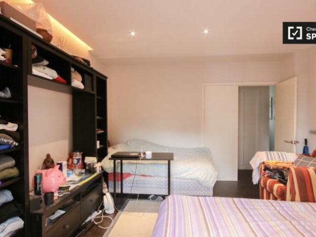 Shared Living/roommate 4 Bedroom For Rent London London 1110 ELS90849986