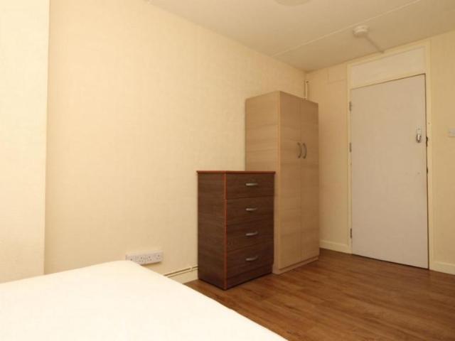 Shared Living/roommate 4 Bedroom For Rent London London 1127 ELS90559528