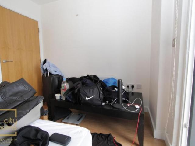 Shared Living/roommate 4 Bedroom For Rent London London 1127 ELS90559991