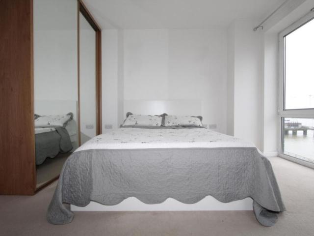 Shared Living/roommate 4 Bedroom For Rent London London 1127 ELS90559926