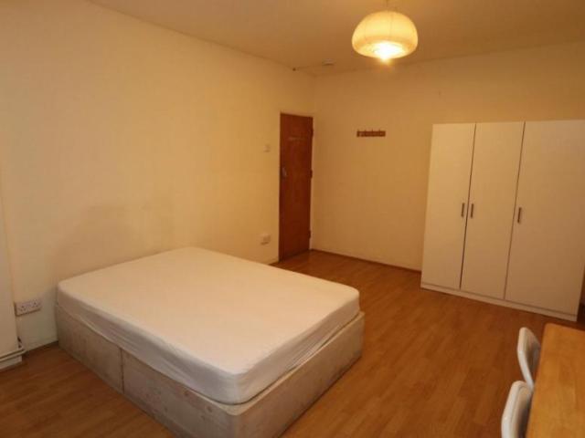 Shared Living/roommate 4 Bedroom For Rent London London 1127 ELS90560106