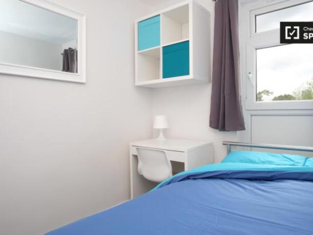 Shared Living/roommate 4 Bedroom For Rent London London 1129 ES101846777