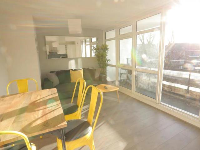 Shared Living/roommate 4 Bedroom For Rent London London 1250 ELS90563591