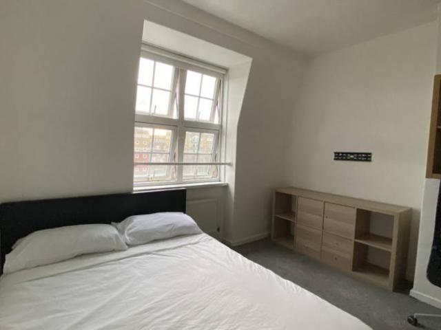 Shared Living/roommate 4 Bedroom For Rent London London 1250 ES101307358