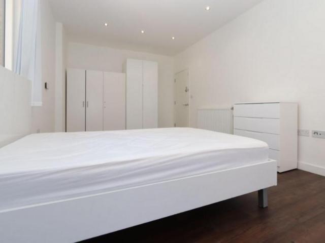 Shared Living/roommate 4 Bedroom For Rent London London 1257 ELS90560339