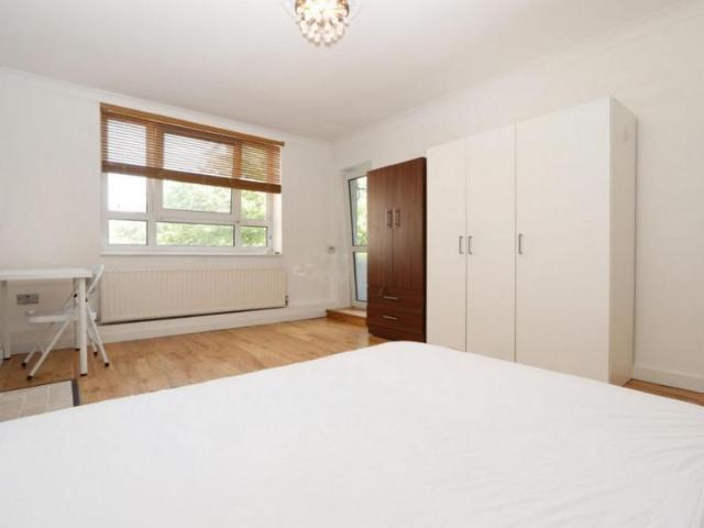 Shared Living/roommate 4 Bedroom For Rent London London 1279 ELS90559506