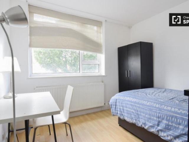 Shared Living/roommate 4 Bedroom For Rent London London 1200 ES101850459