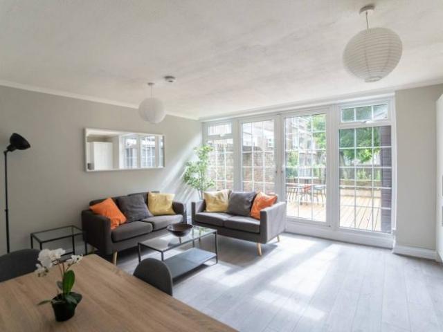 Shared Living/roommate 4 Bedroom For Rent London London 1206 ES101671724