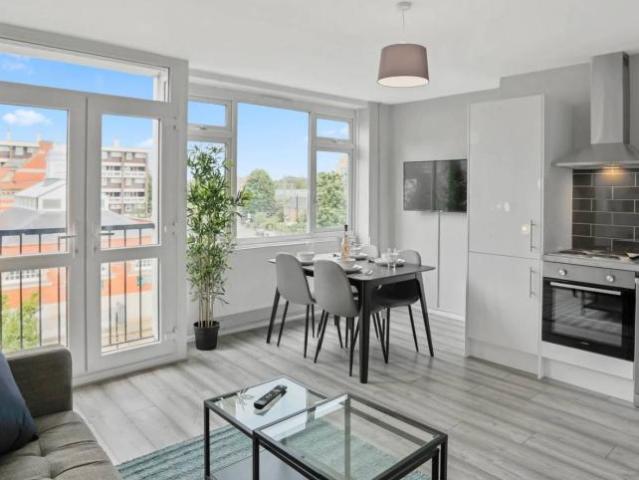 Shared Living/roommate 4 Bedroom For Rent London London 1206 ES101848160