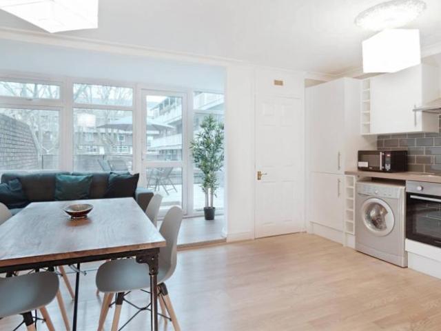 Shared Living/roommate 4 Bedroom For Rent London London 1206 ES101850484