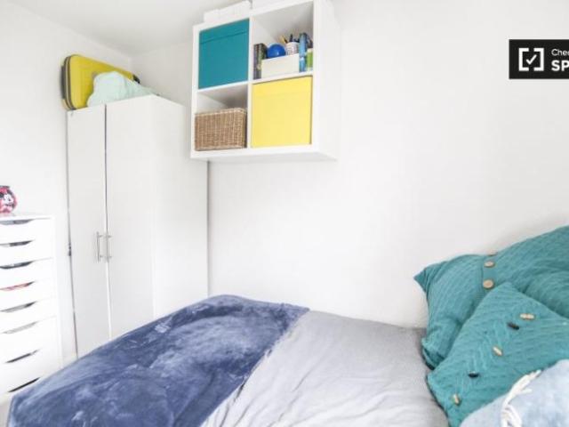 Shared Living/roommate 4 Bedroom For Rent London London 1206 ES101808173
