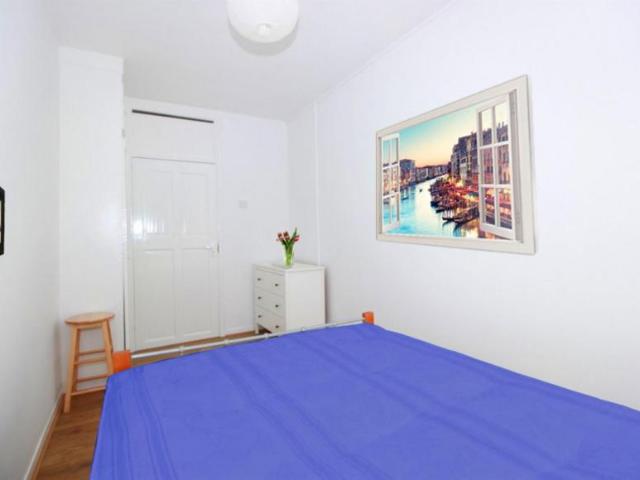 Shared Living/roommate 4 Bedroom For Rent London London 1210 ELS90563093