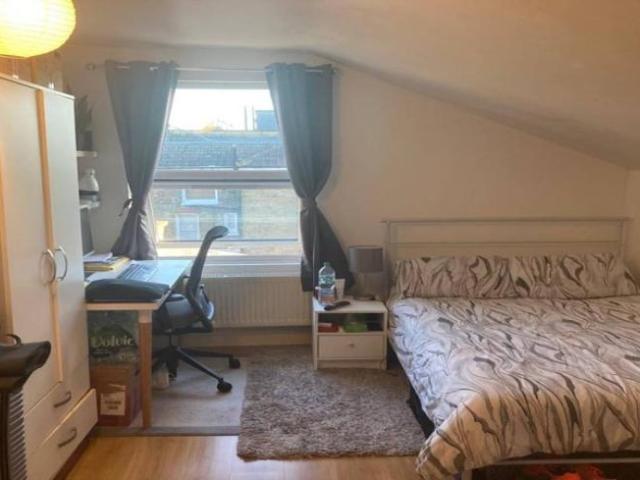Shared Living/roommate 4 Bedroom For Rent London London 1210 ES101837899