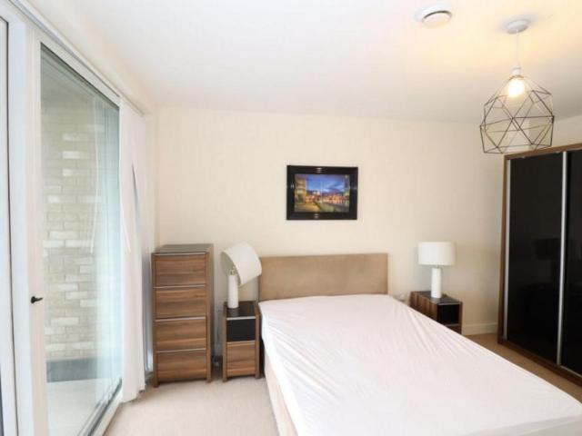 Shared Living/roommate 4 Bedroom For Rent London London 1214 ES90560007