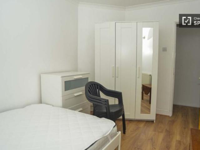 Shared Living/roommate 4 Bedroom For Rent London London 1225 ELS94982920