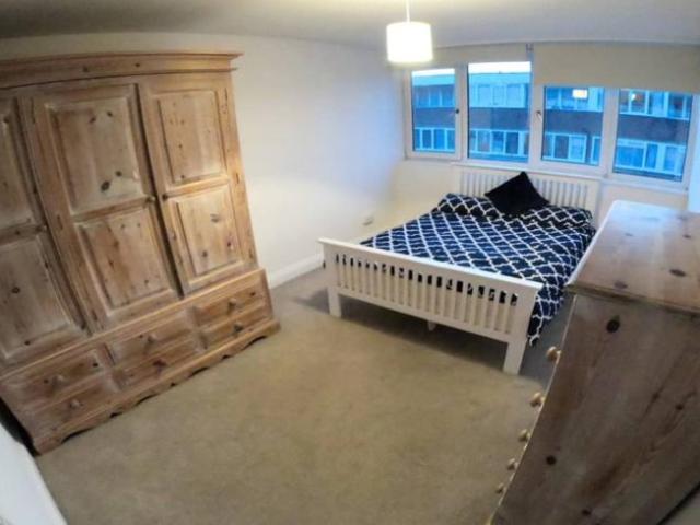 Shared Living/roommate 4 Bedroom For Rent London London 1232 ELS94671782