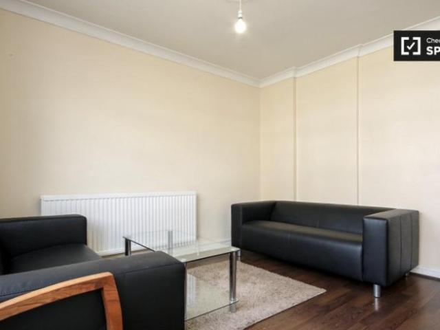 Shared Living/roommate 4 Bedroom For Rent London London 1340 ES102797074
