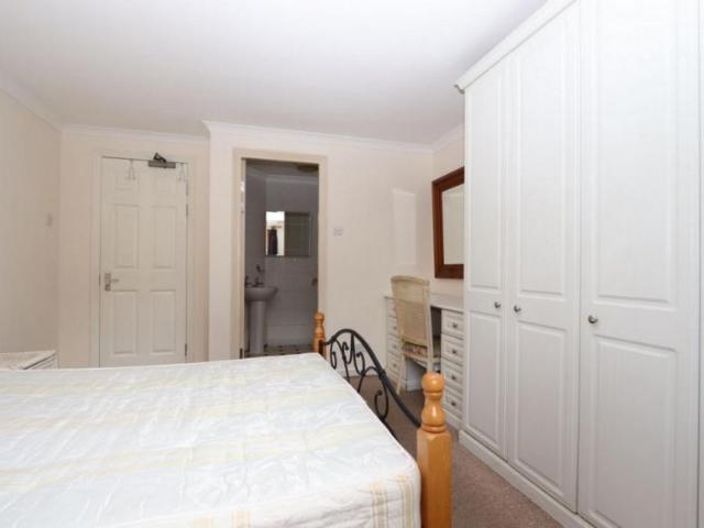 Shared Living/roommate 4 Bedroom For Rent London London 1387 ELS90559412