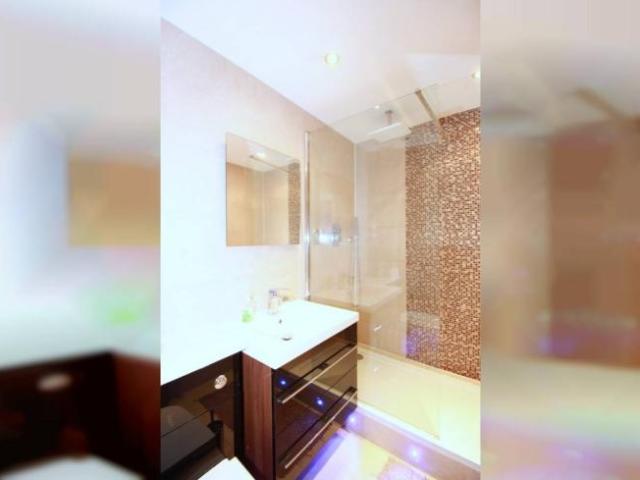 Shared Living/roommate 4 Bedroom For Rent London London 1310 ES102797083
