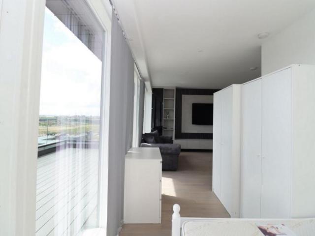Shared Living/roommate 4 Bedroom For Rent London London 1322 ES90560161