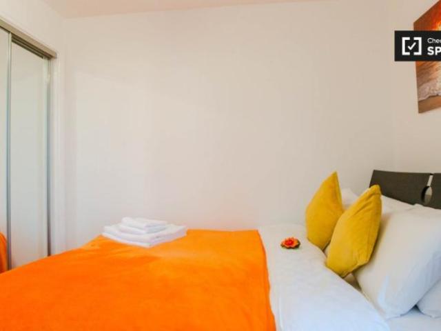 Shared Living/roommate 4 Bedroom For Rent London London 1325 ELS101822675