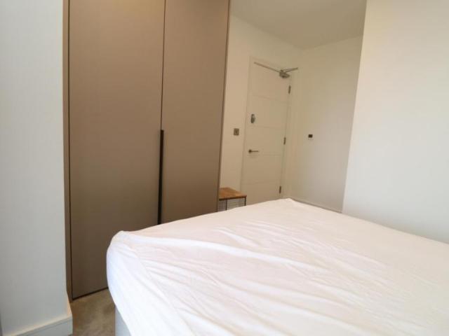 Shared Living/roommate 4 Bedroom For Rent London London 1452 ELS90560613