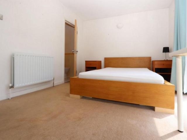 Shared Living/roommate 4 Bedroom For Rent London London 1409 ELS90559596