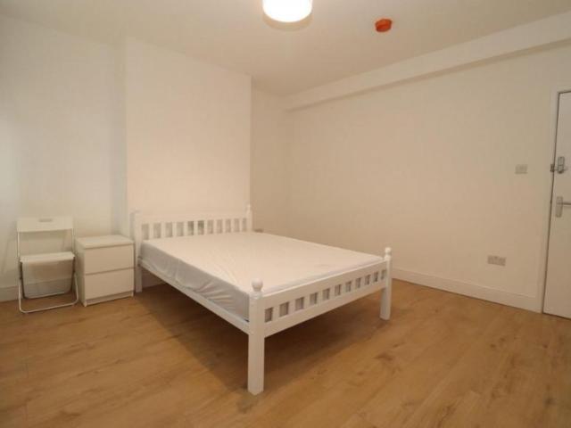 Shared Living/roommate 4 Bedroom For Rent London London 1409 ELS90559793
