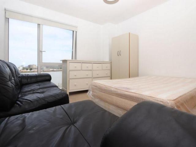 Shared Living/roommate 4 Bedroom For Rent London London 1409 ELS90559997