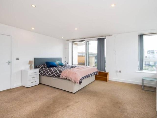Shared Living/roommate 4 Bedroom For Rent London London 1542 ELS95119602