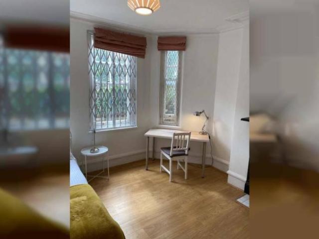 Shared Living/roommate 4 Bedroom For Rent London London 1550 ELS101847030