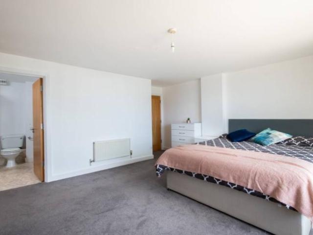 Shared Living/roommate 4 Bedroom For Rent London London 1554 ELS95119400