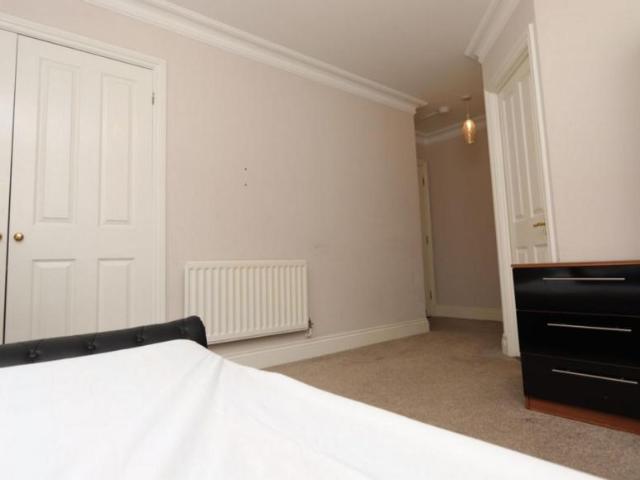 Shared Living/roommate 4 Bedroom For Rent London London 1560 ELS90559475
