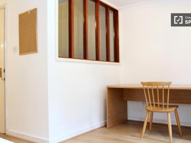Shared Living/roommate 4 Bedroom For Rent London London 1700 ES101850559