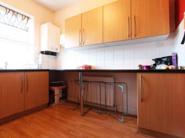 Shared Living/roommate 4 Bedroom For Rent London London 607 ES90559441