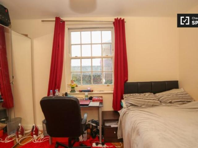 Shared Living/roommate 4 Bedroom For Rent London London 700 ELS101853964