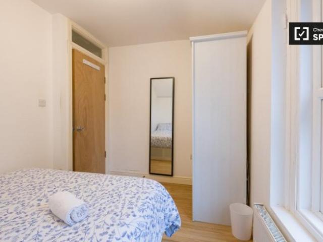 Shared Living/roommate 4 Bedroom For Rent London London 737 ELS101821467
