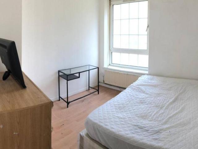 Shared Living/roommate 4 Bedroom For Rent London London 737 ELS101835168
