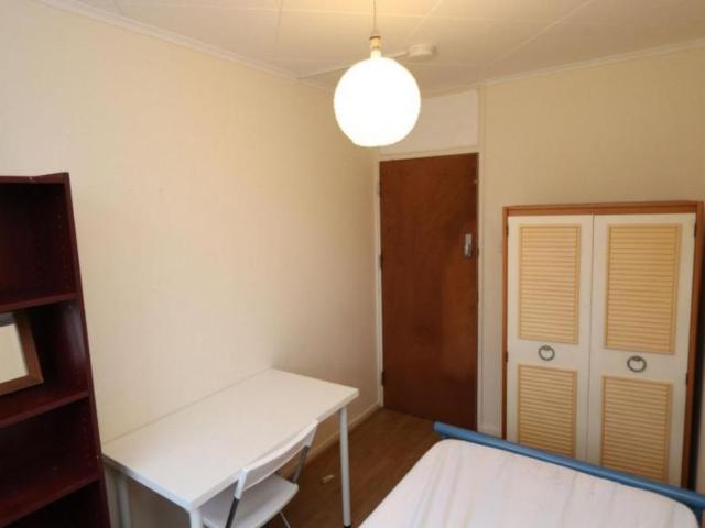 Shared Living/roommate 4 Bedroom For Rent London London 759 ES90559390