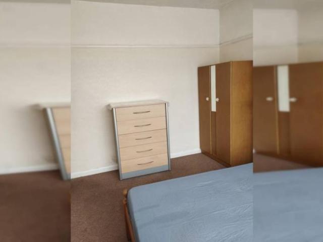 Shared Living/roommate 4 Bedroom For Rent London London 750 ELS101191977