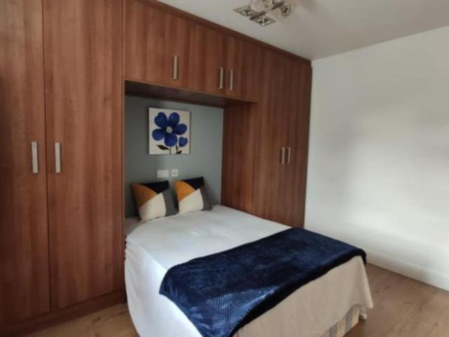 Shared Living/roommate 4 Bedroom For Rent London London 783 ES90560731