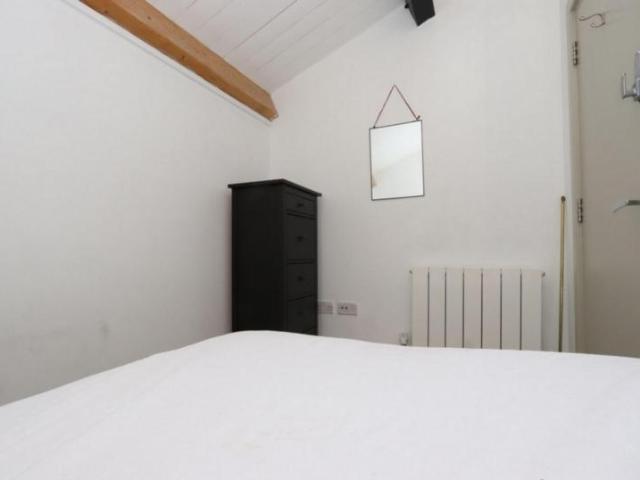 Shared Living/roommate 4 Bedroom For Rent London London 802 ES90559940