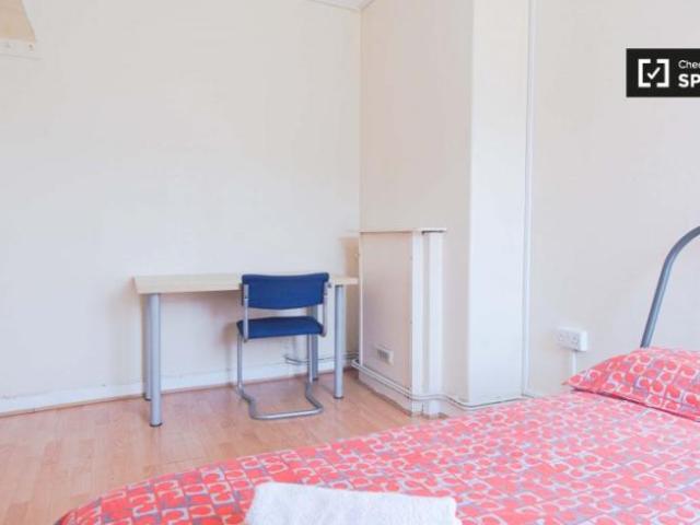 Shared Living/roommate 4 Bedroom For Rent London London 845 ELS101821612
