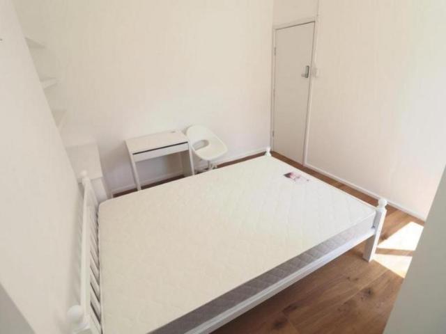 Shared Living/roommate 4 Bedroom For Rent London London 845 ES90559257