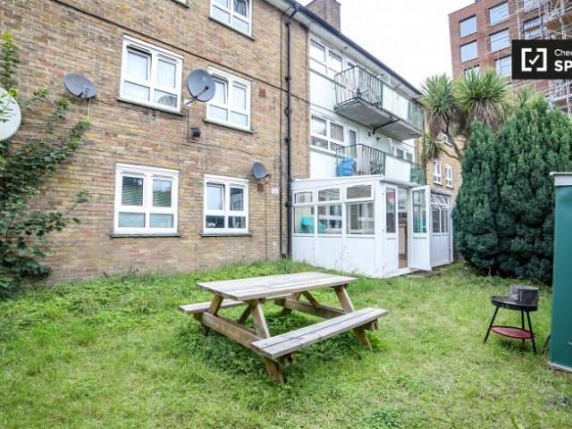 Shared Living/roommate 4 Bedroom For Rent London London 840 ELS101849510
