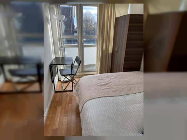 Shared Living/roommate 4 Bedroom For Rent London London 860 ELS101824073
