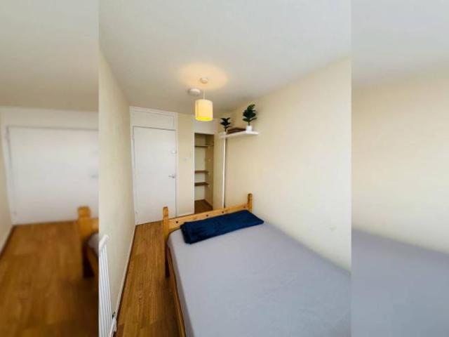 Shared Living/roommate 4 Bedroom For Rent London London 900 ES95662928