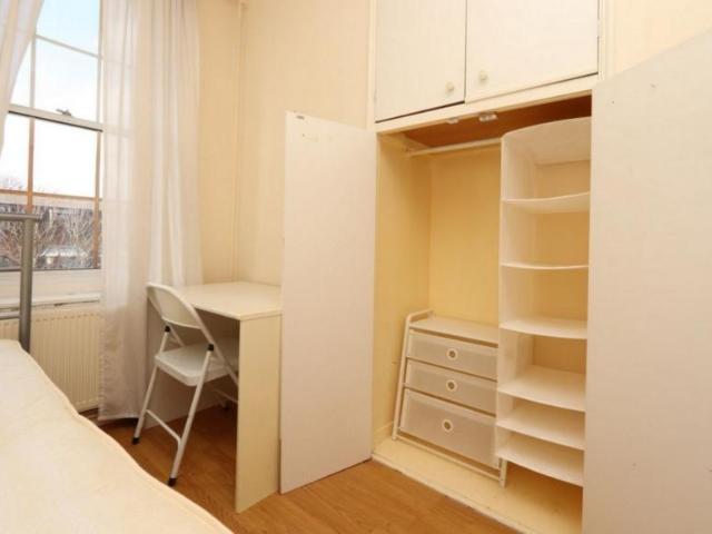 Shared Living/roommate 4 Bedroom For Rent London London 910 ES90559933