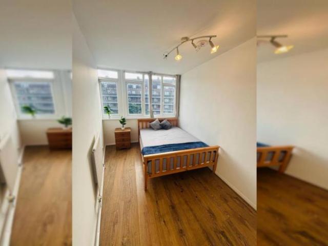 Shared Living/roommate 4 Bedroom For Rent London London 910 ES94829632