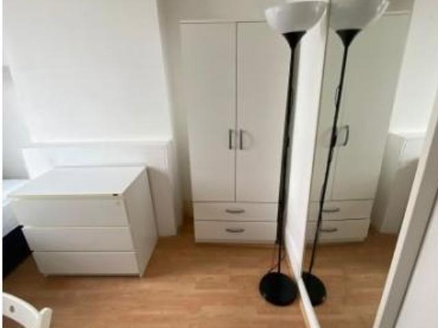 Shared Living/roommate 4 Bedroom For Rent London London 920 ELS101853117